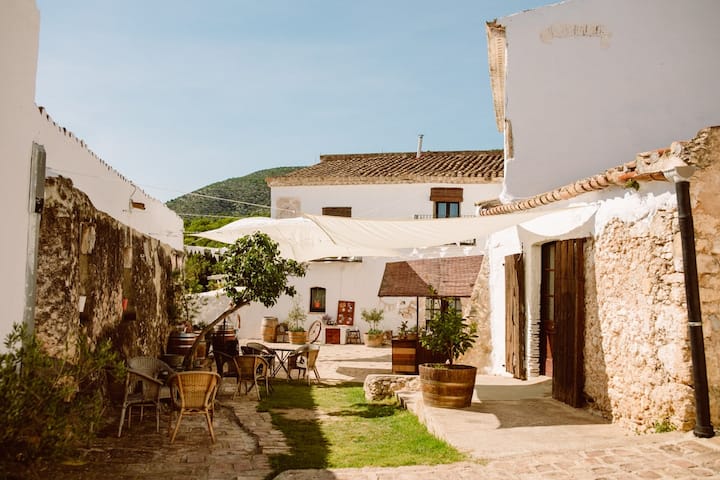 Casa Rural Del Sxvi En Paraje Natural Del Garraf (Grupos, Eventos Y Bodas) - Sitges