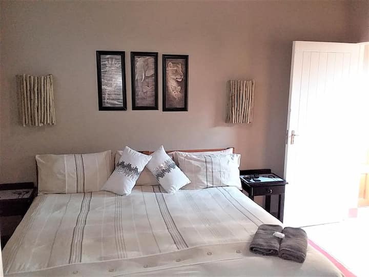 Twin Hotel Room (Ground Floor) - Port Shepstone