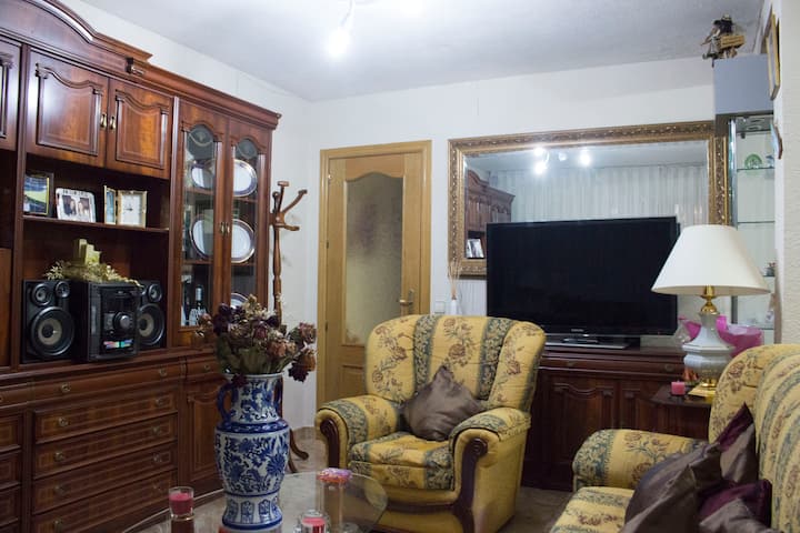 Cozy Room Near Airport Of Madrid And Ifema - Municipality of Alcobendas
