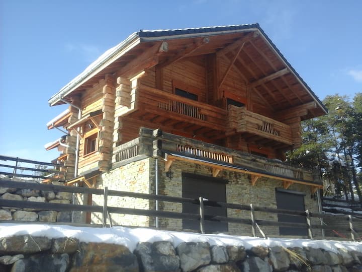 Bel Appartement Neuf Dans Chalet Canadien De Luxe - Montclar