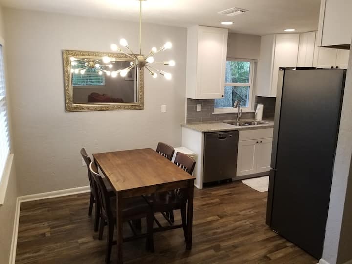 Remodeled 2 Bedroom/1 Bath House Close To Downtown - Gainesville, FL