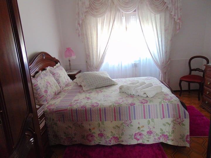 Apartamento Privado C/cozinha,quarto E Wc - Nazaré