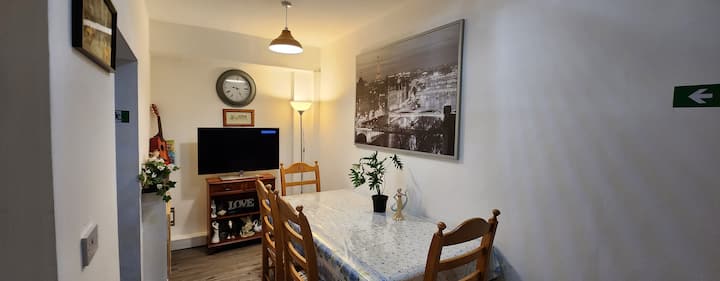 Bewsey White House Ensuite Double Bedroom R4 - Warrington