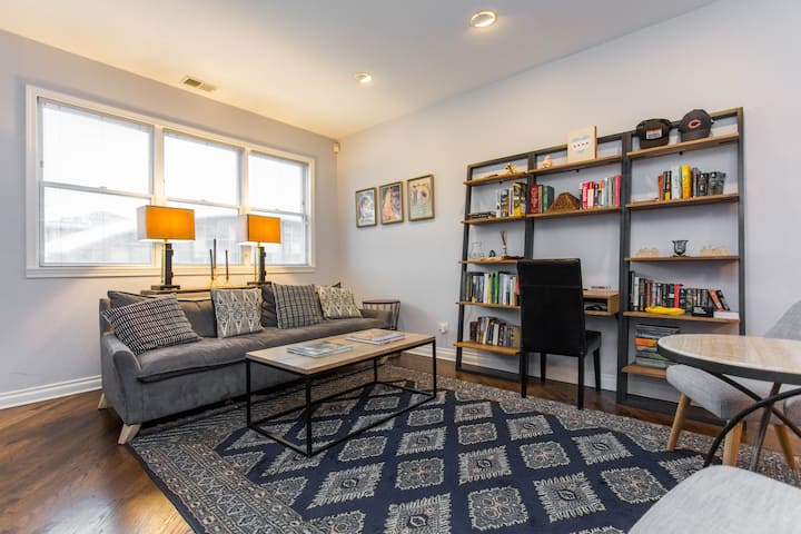 Stunning 2 Floor Apt With Rooftop - View Of Loop! - Andersonville - Chicago
