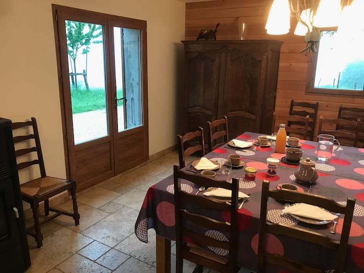 Gîte à Partir 6 Jusqu'à 15p, 4 *, Vue Lac - Savoie