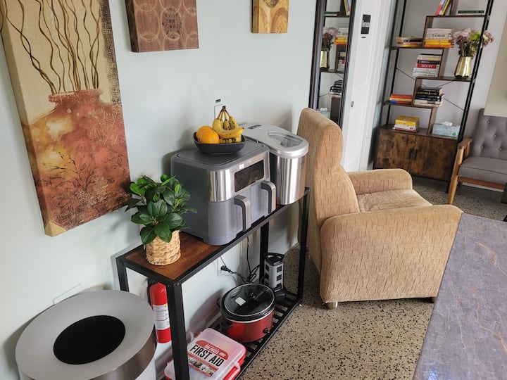 Hawthorne: Fiber Wifi Workdesk, 50" Tv+streams - Gainesville, FL