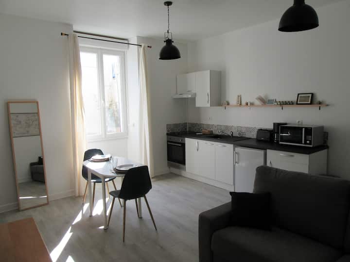 Location Rénovée 2 Personnes - Centre Ville Gramat - Rocamadour