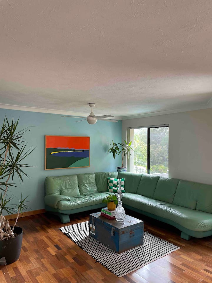 Quirky 2-bedroom Apt. In The Heart Of Burleigh - Coolangatta