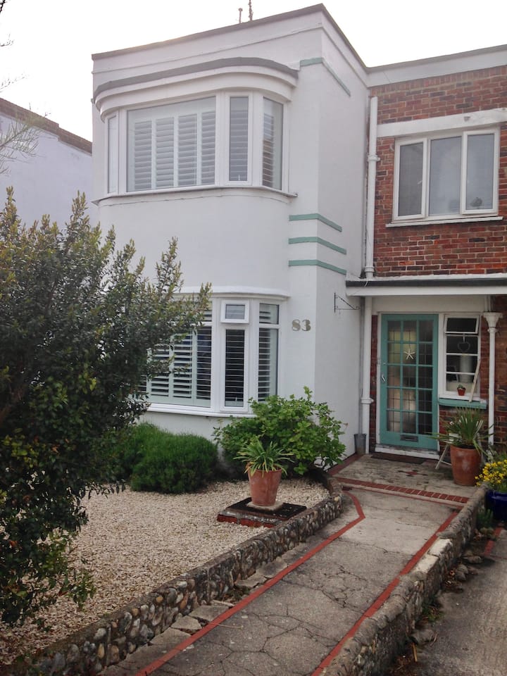 Original Art Deco Beach House - Steyning