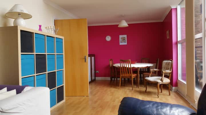 Ensuite Room In A Four Bedroom Flat - Glasgow