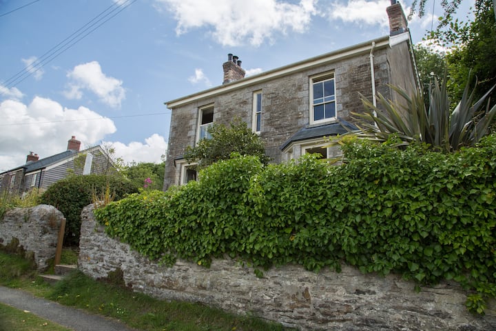 Coombe Villa - Falmouth
