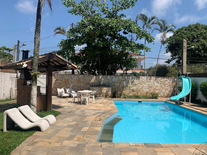 Casa Ampla Com Piscina E Churrasqueira - Guarujá
