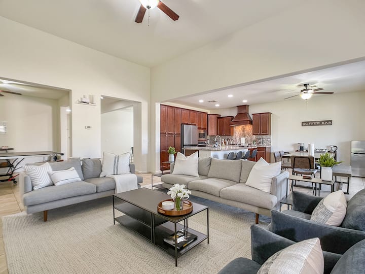 The Perfect Az Home! Close 2 Westgate/glendale/phx - Peoria, AZ