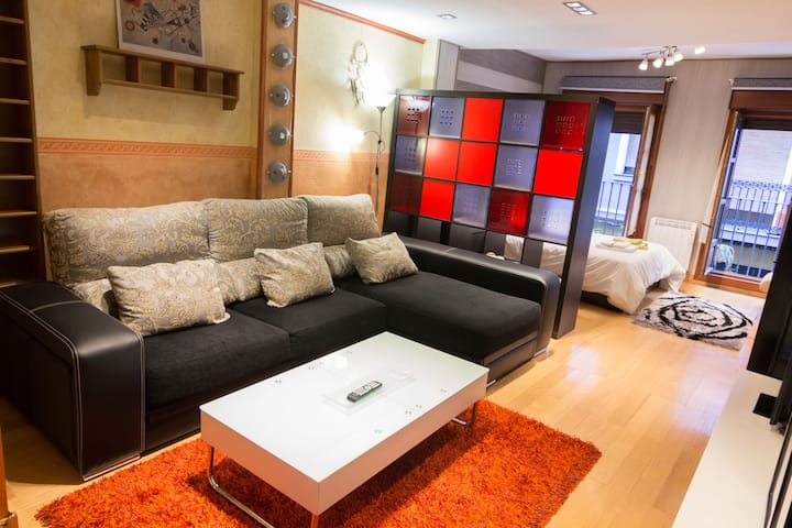 Bilbao Old Quarter Wifi +Optional Parking - Bilbao Airport (BIO)