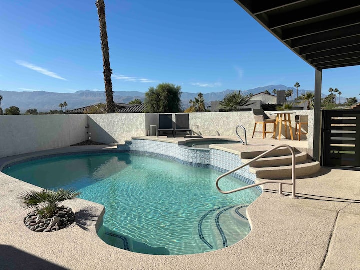 Stunning & Newly Remodeled W/ Pool, Spa, Mtn Views - Palm Desert, CA