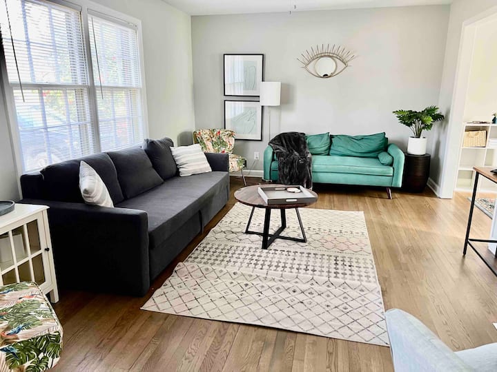 Remodeled 4 Bed/3 Bath Home | Fast Wifi - Charlotte, NC