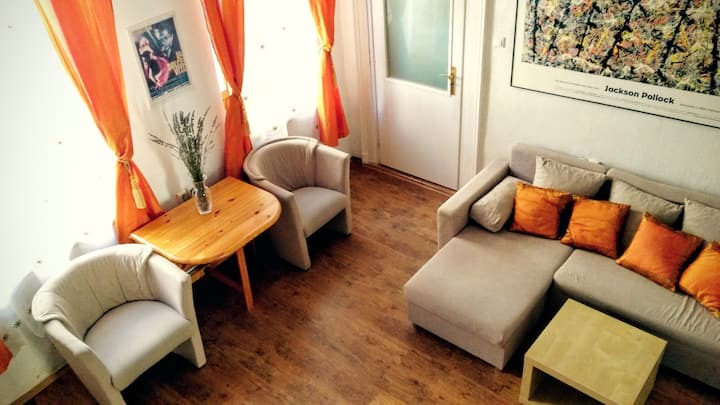 Cozy And Quiet Studio In Central Budapest - Budapest