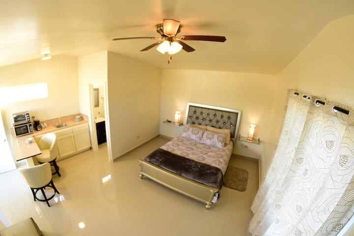 Luxury & Bright, Stylish Room In City Centre - Ensenada