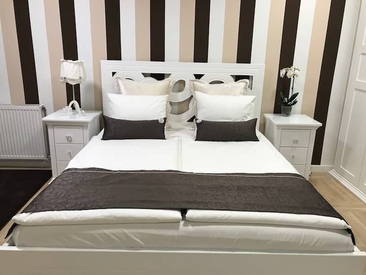 New Lux White Apartment - Novi Sad