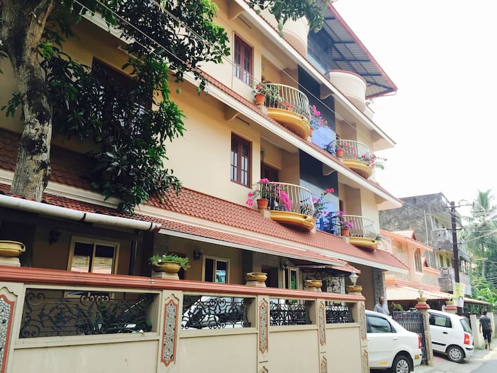 A  Classy 3 Bedroom Apartment Near Vytila, Cochin - Kochi
