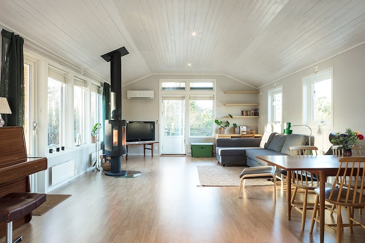 Stor Mysig Stuga Strax Nordöst Om Borgholm - Öland