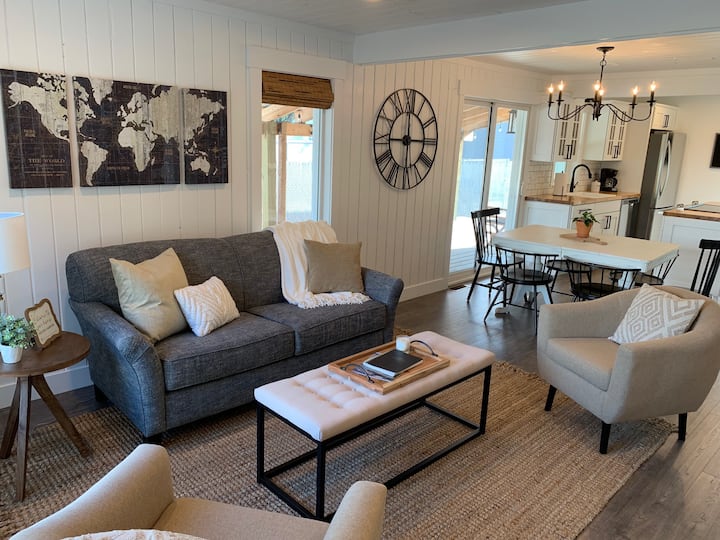 The Cozy Cottage - Convenient Central Location - Kalispell, MT