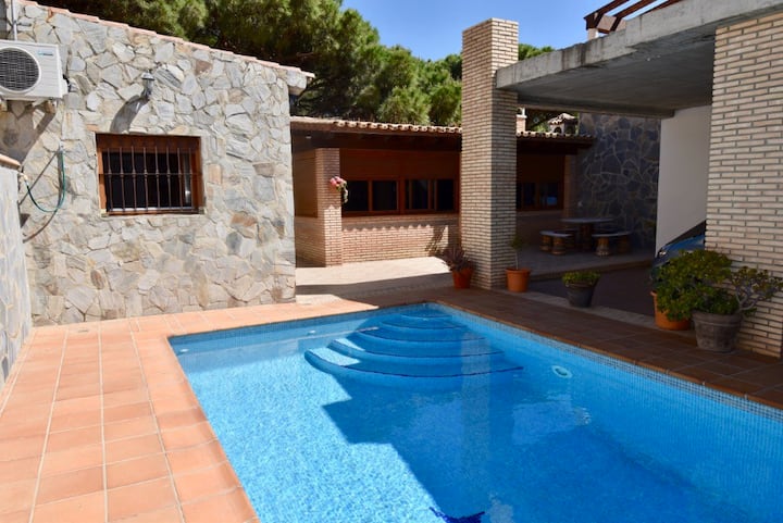 Acogedora Casa Con Piscina Privada Muy Cerca De La Playa - Novo Sancti Petri