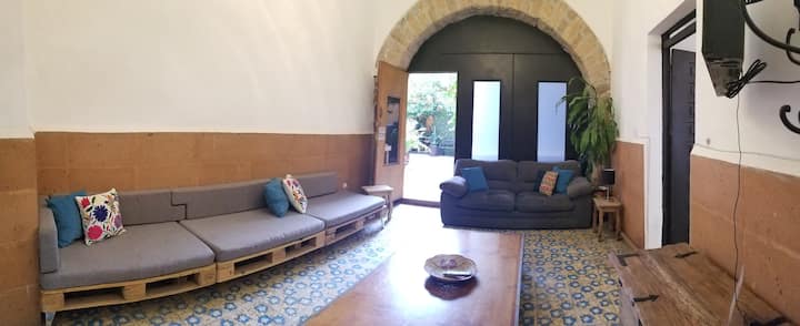 Amplio Depa En El Centro P/1-2 Personas - Querétaro