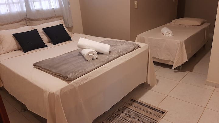 Cantinho Da Cintia 2
Pisc Aquec Elétrico/ar/pet - Caldas Novas