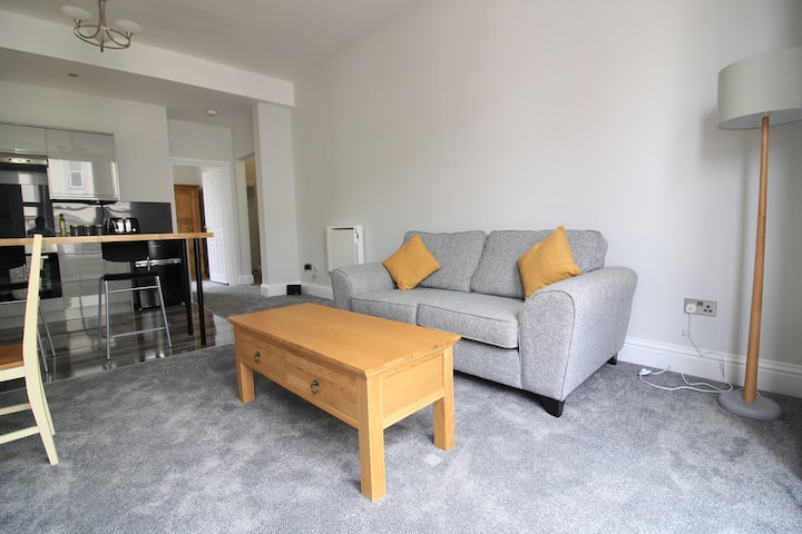 Coastal Modern Spacious Apartment In Southsea - Portsmouth