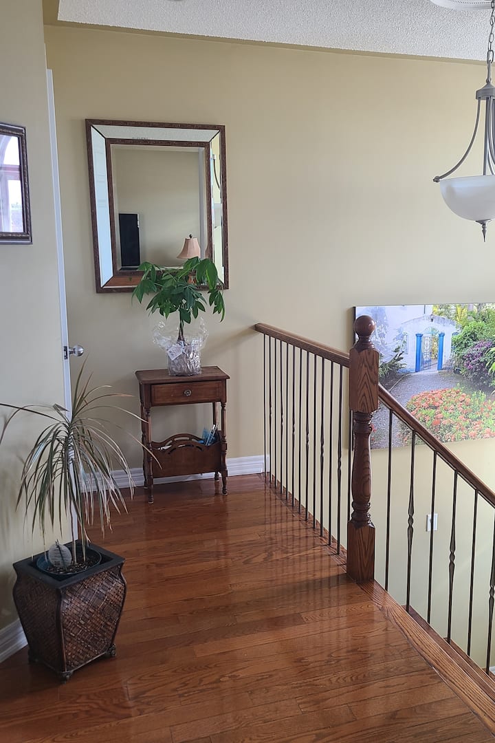 Top Floor Of House - All To Yourself - S. Vaughan - Vaughan