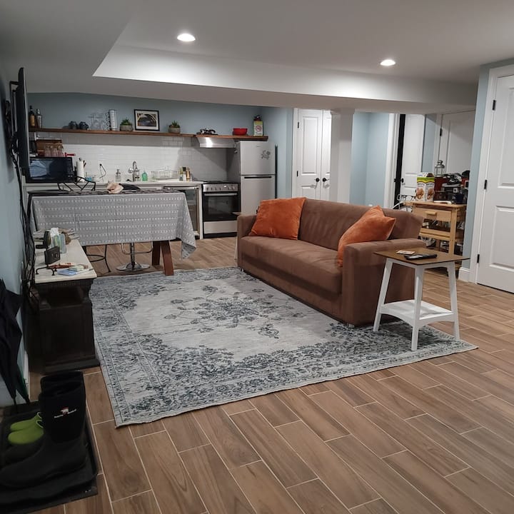 Two Bedroom Urban Oasis With Off Street Parking - Hyattsville, MD