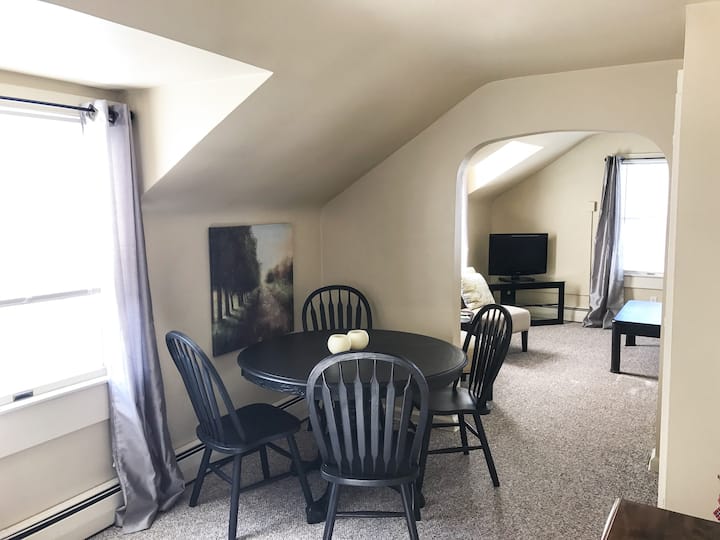 Cozy Upstairs In Millcreek, Near Waldameer Park - Lake Erie, PA