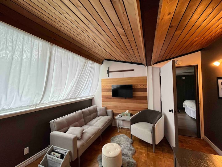 Architect Studio | Quiet | Hidden City Gem | Patio - St. Catharines