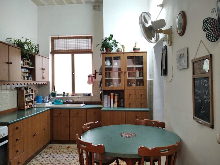 Private Room, Bathroom & Terrace Central Near Sea - Malta