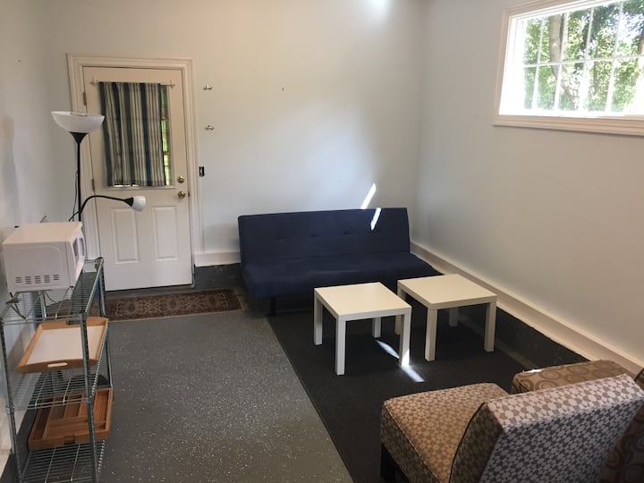 Spacious Studio With Private Bath And Entrance. - 이스트 햄프턴