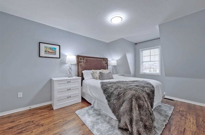 Cozy 1-bedroom With Private Washroom In A House - Bradford, ON, Canada