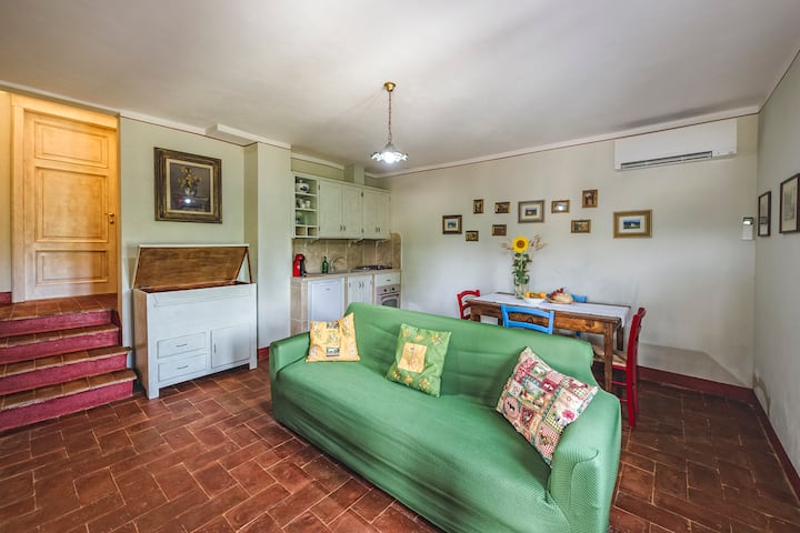 Apartment Iole, Three Rooms In The Countryside - Italy