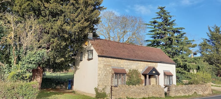Cheltenham :
Racecourse 5 Mins 2 Bedroomed Cottage - Tewkesbury