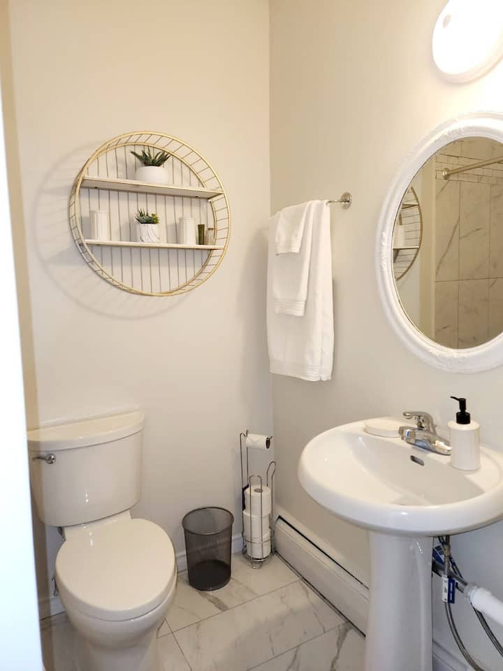 Bayfield Suites Apt #5 - Barrie