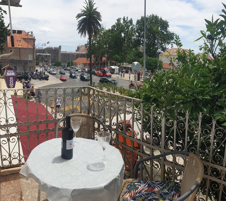 Villa San - Midi Apartment, Balcony, (No Parking) - Ragusa