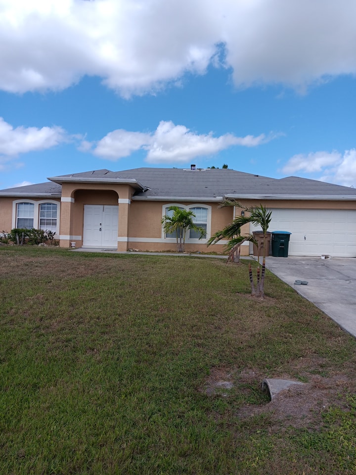 Executive Inn:
For The Discriminating Traveler - Cape Coral, FL