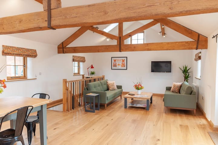 The Granary, Sleeps 4+ Luxurious Barn Conversion. - Forest of Dean