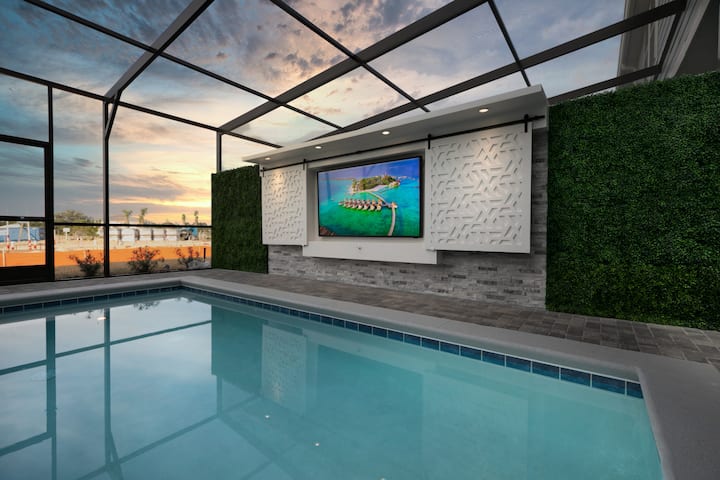 Curated High Tech Home Close To Disney - Davenport, FL