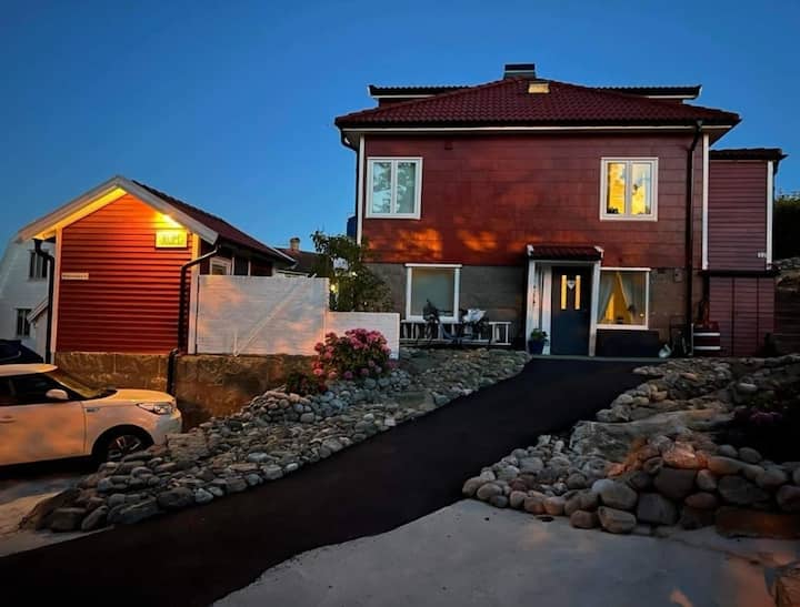 Smögen, Lgt I Markplan Med P-plats - Kungshamn