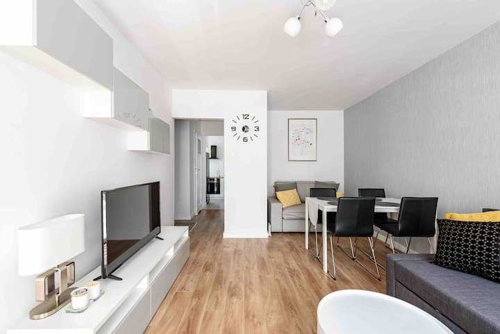 Leisure Central@zlota Lovely 2- Bdrm. - Warsaw