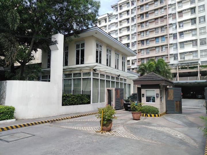 Fully Furnished 2bdrm Unit Near Makati - Makati