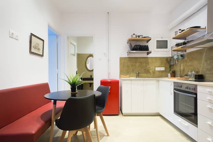 Stylish Flat Near Athens Historic Center! - Athens