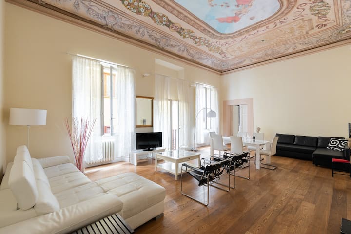Incredible Frescoed Apartment Next To Uffizi - Italia