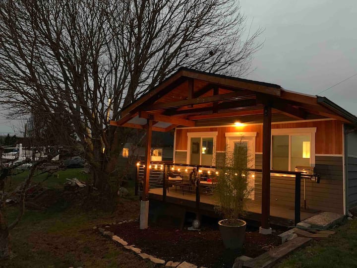 Anchor Cove Guesthouse In Old Town Anacortes - 아나코티스